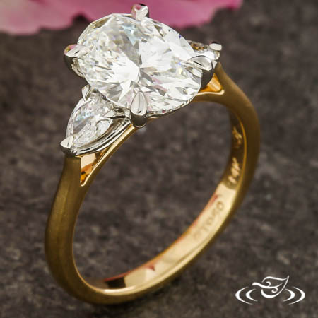 Customize engagement and wedding ring