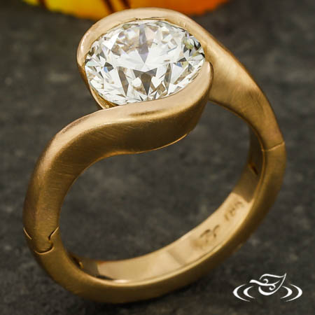 Customize engagement and wedding ring
