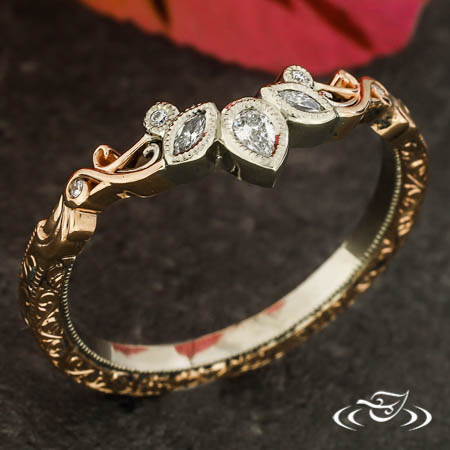 Customize engagement and wedding ring