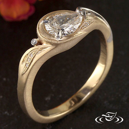 UNIQUE ORGANIC STYLE ENGAGEMENT RING